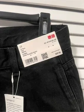 Uniqlo | Pants & Jumpsuits | Uniqlo Black Denim Pleated Pants | Poshmark